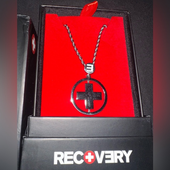 Eminem | Art | Eminem Recovery Pendant 24 Inch Chain 5th Anniversary ...